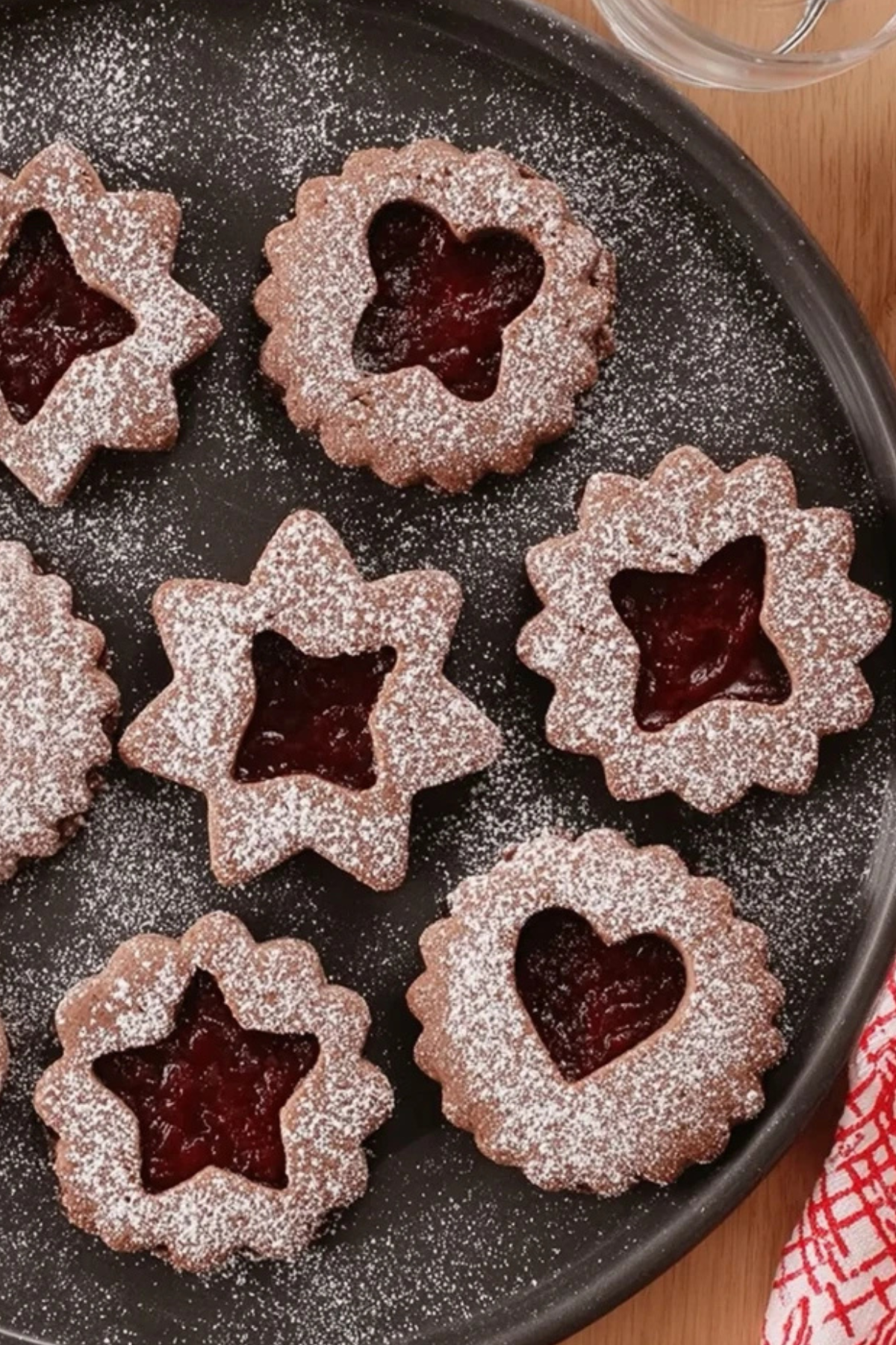 Omas Linzer Plätzchen – Zart, fruchtig und traditionell - Kochkomplizin