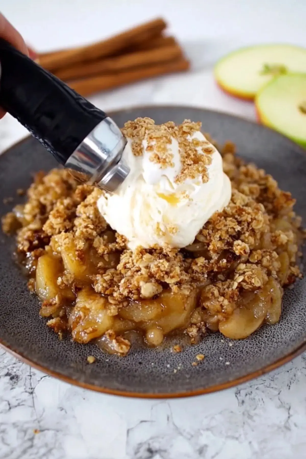 Apfel Crisp mit Streuseln – Bestes Rezept - Kochkomplizin